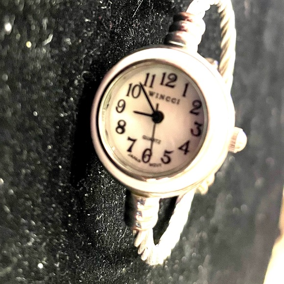 Wincci | Accessories | Vintage Wincci Womens Flexible Band Watch | Poshmark
